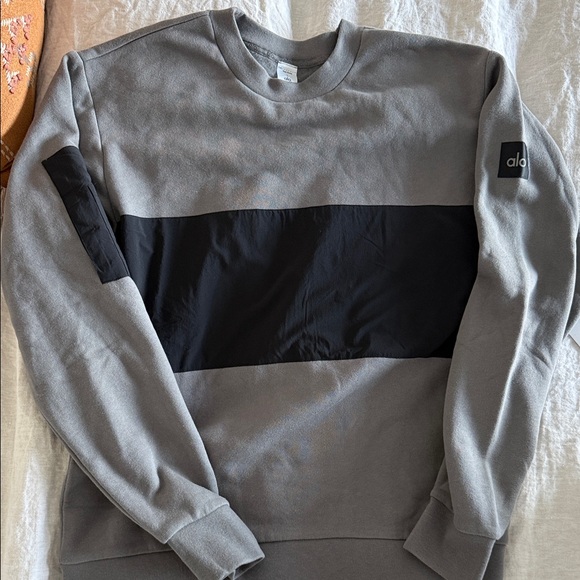 ALO Yoga | Sweaters | Alo Yoga Gray Crewneck Sweater With Black Panel ...